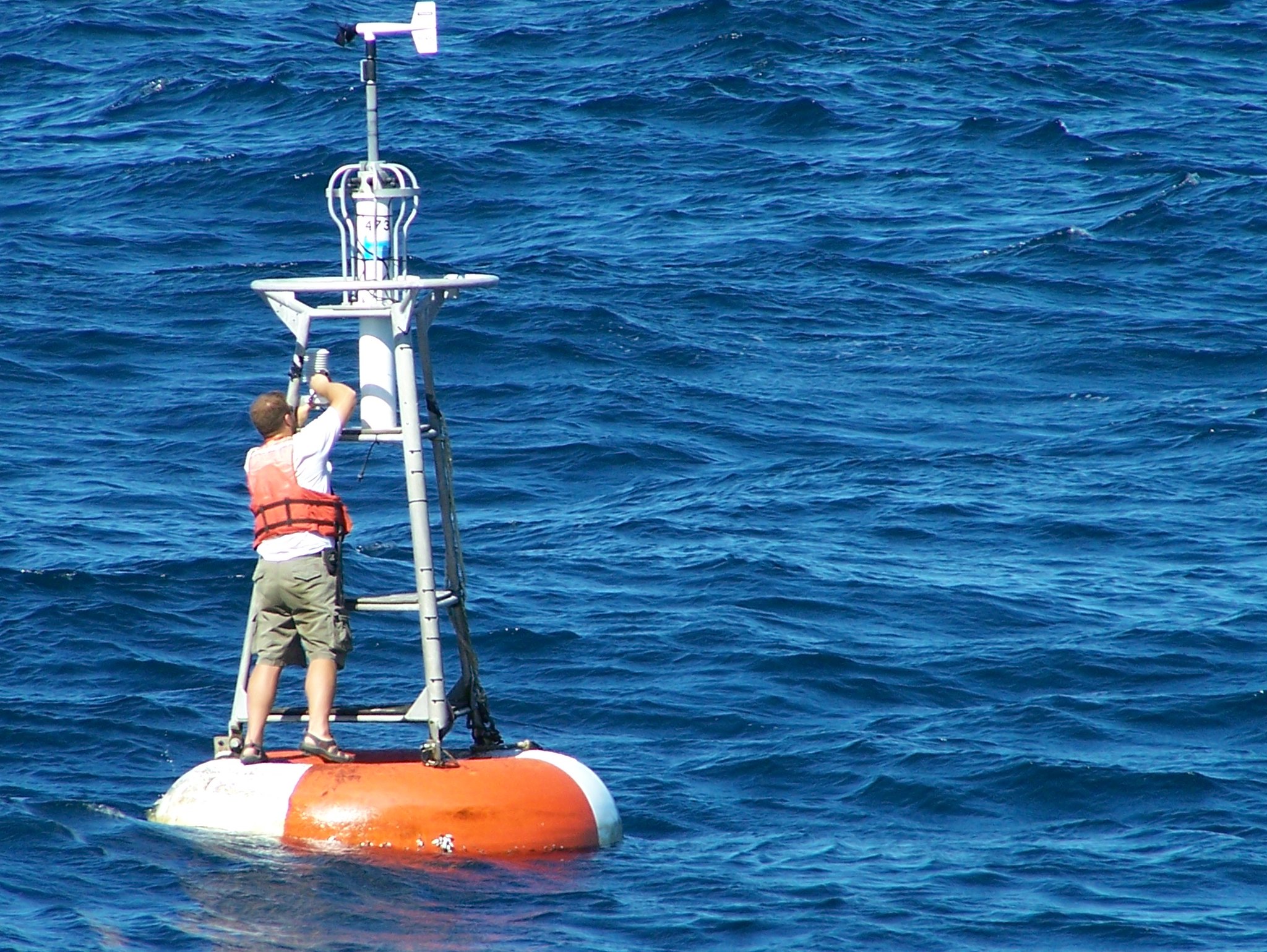 Keeping Watch Over The Oceans With Data Buoys | Hackaday