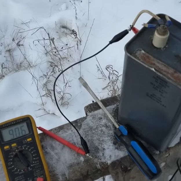Harvesting Electricity From High-Voltage Transmission Lines Using Fences | Hackaday
