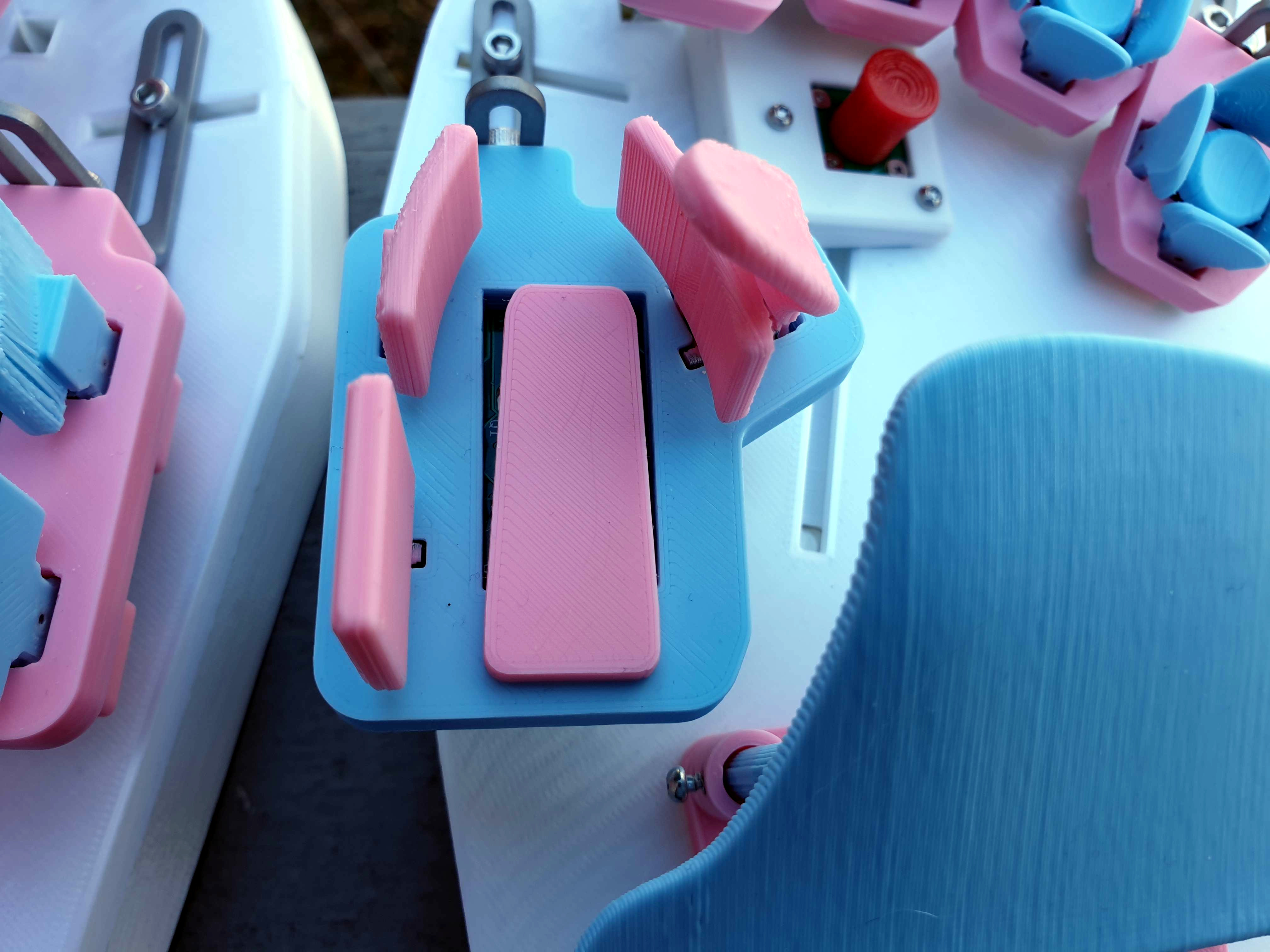 Svalboard-thumb-cluster | Hackaday