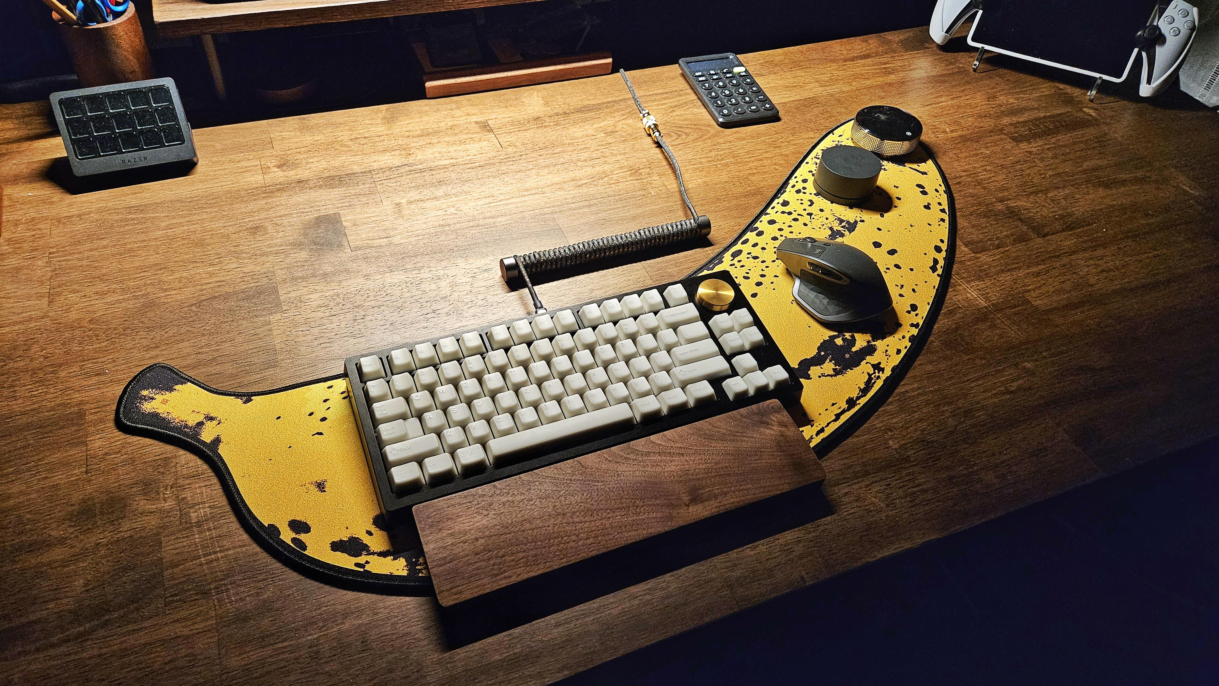 Keebin’ With Kristina: The One With The Transmitting Typewriter | Hackaday