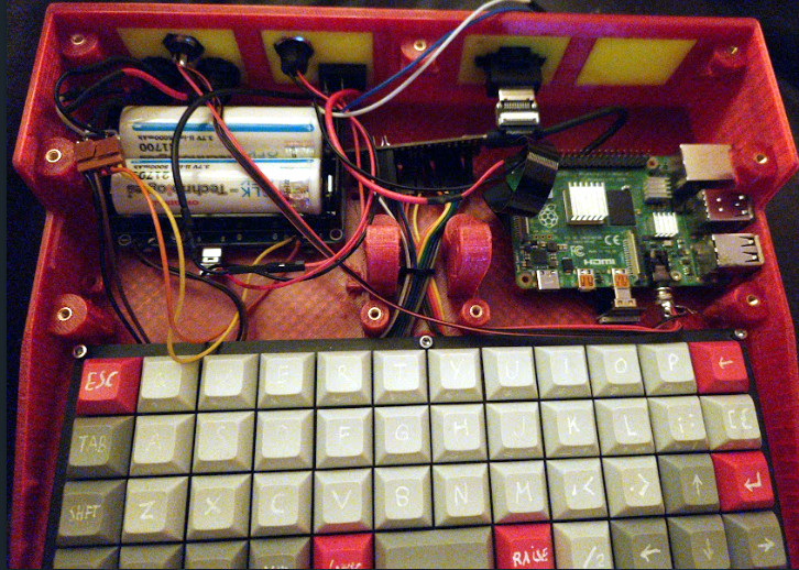 Printed Portable Computer Inspired By The Classics | Hackaday