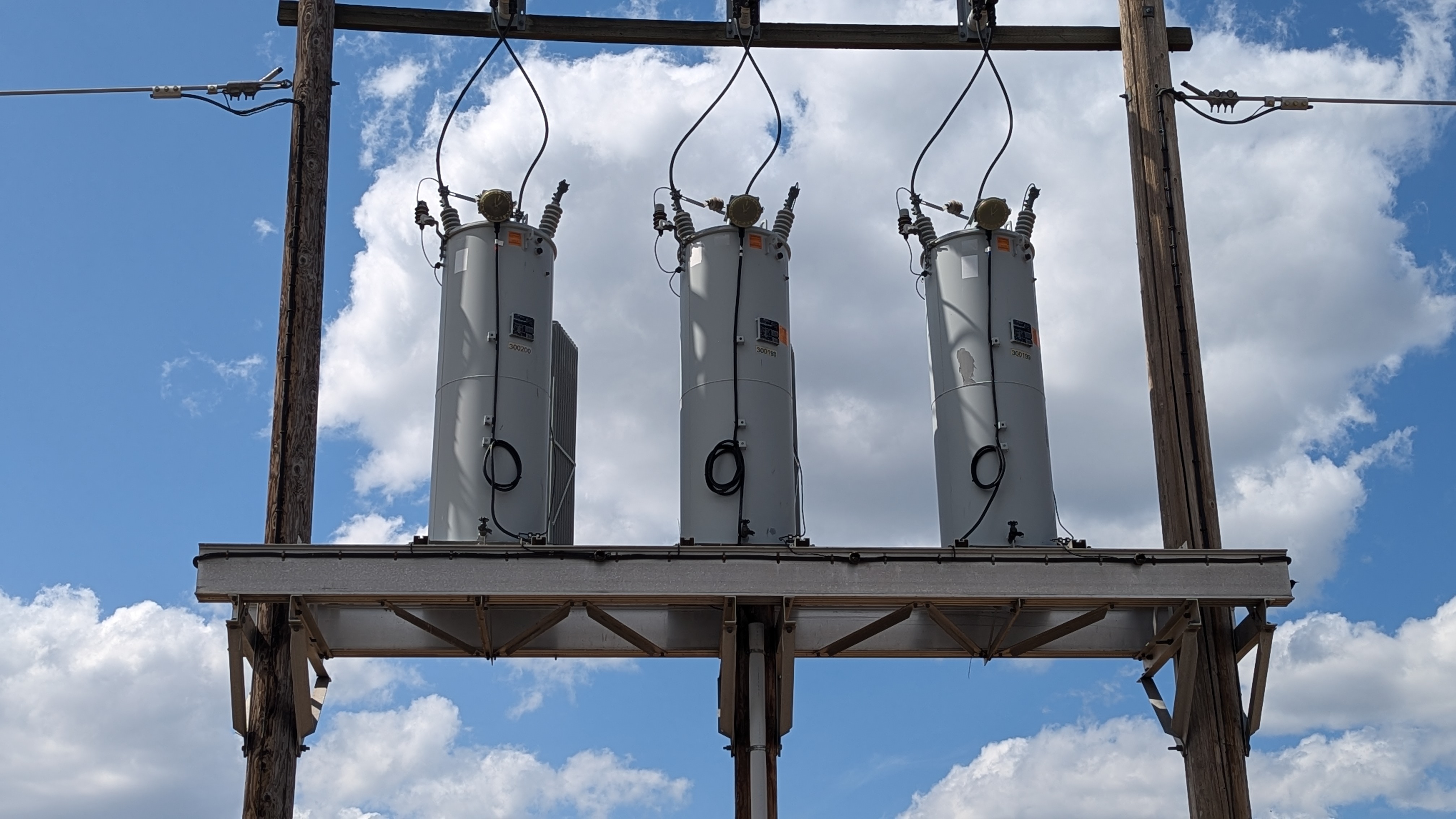 A Field Guide To The North American Substation | Hackaday