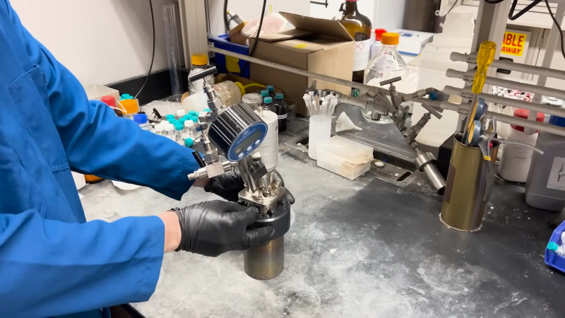 Recycling Tough Plastics Into Precursors With Some Smart Catalyst Chemistry | Hackaday