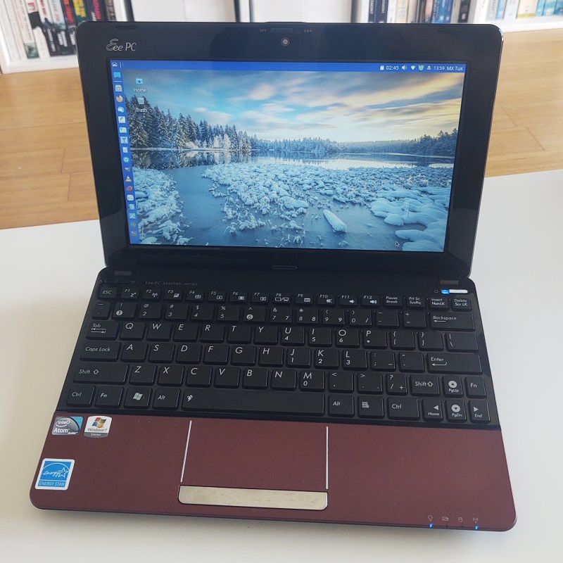 Reviving A 15-Year Old Asus EeePC With Modern MX Linux | Hackaday