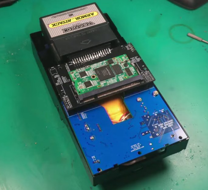 Supercon 2023: Building A Portable Vectrex, The Right Way | Hackaday