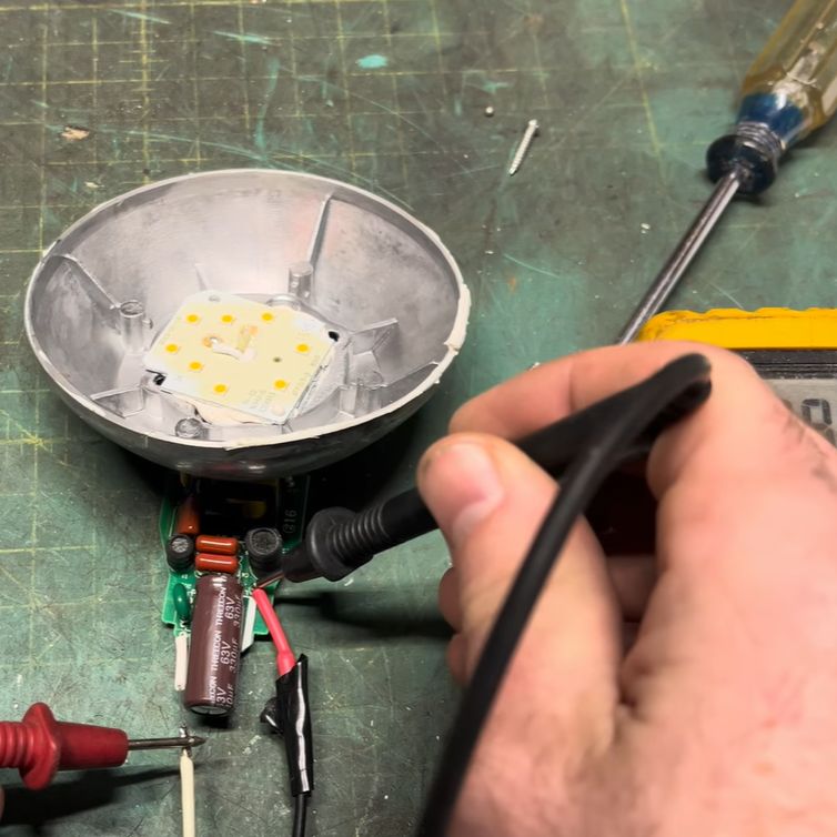 Lies, Big Lies And LED Lightbulb Lifespan Promises | Hackaday