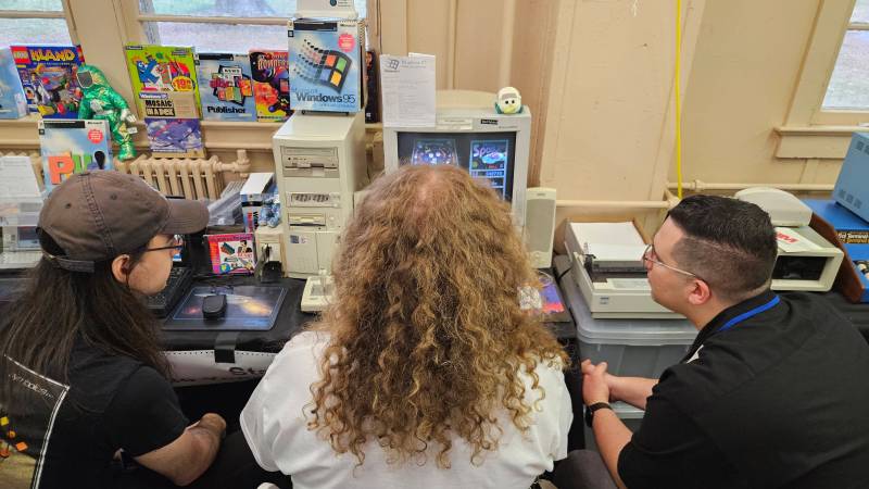 Celebrating 30 Years Of Windows 95 At VCF | Hackaday