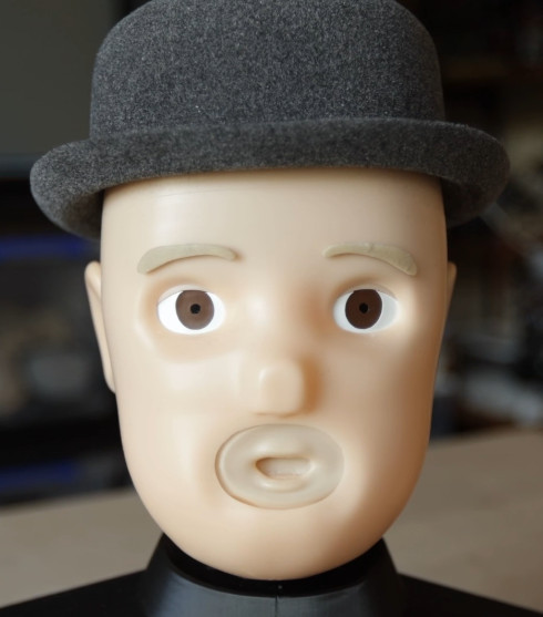 Talking Robot Uses Typewriter Tech For Mouth | Hackaday
