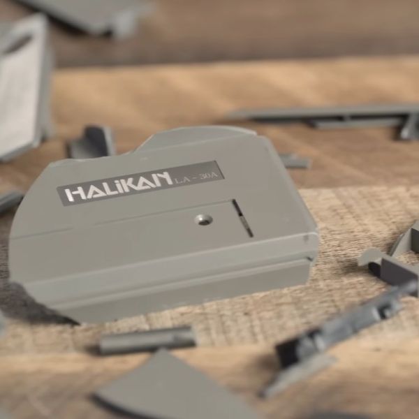 Recreating The Destroyed Case Of LGR’s Rare 1980s Laptop | Hackaday