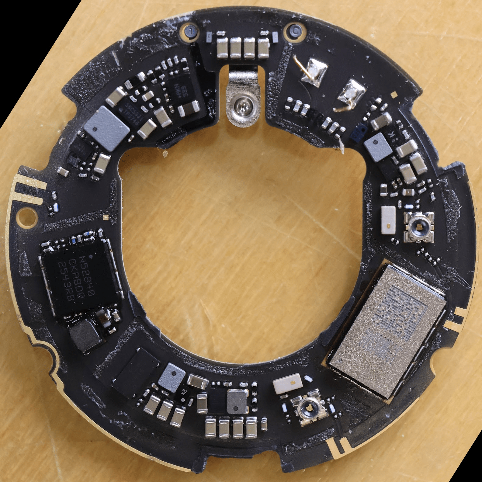 Teardown Of An Apple AirTag 2 With Die Shots | Hackaday
