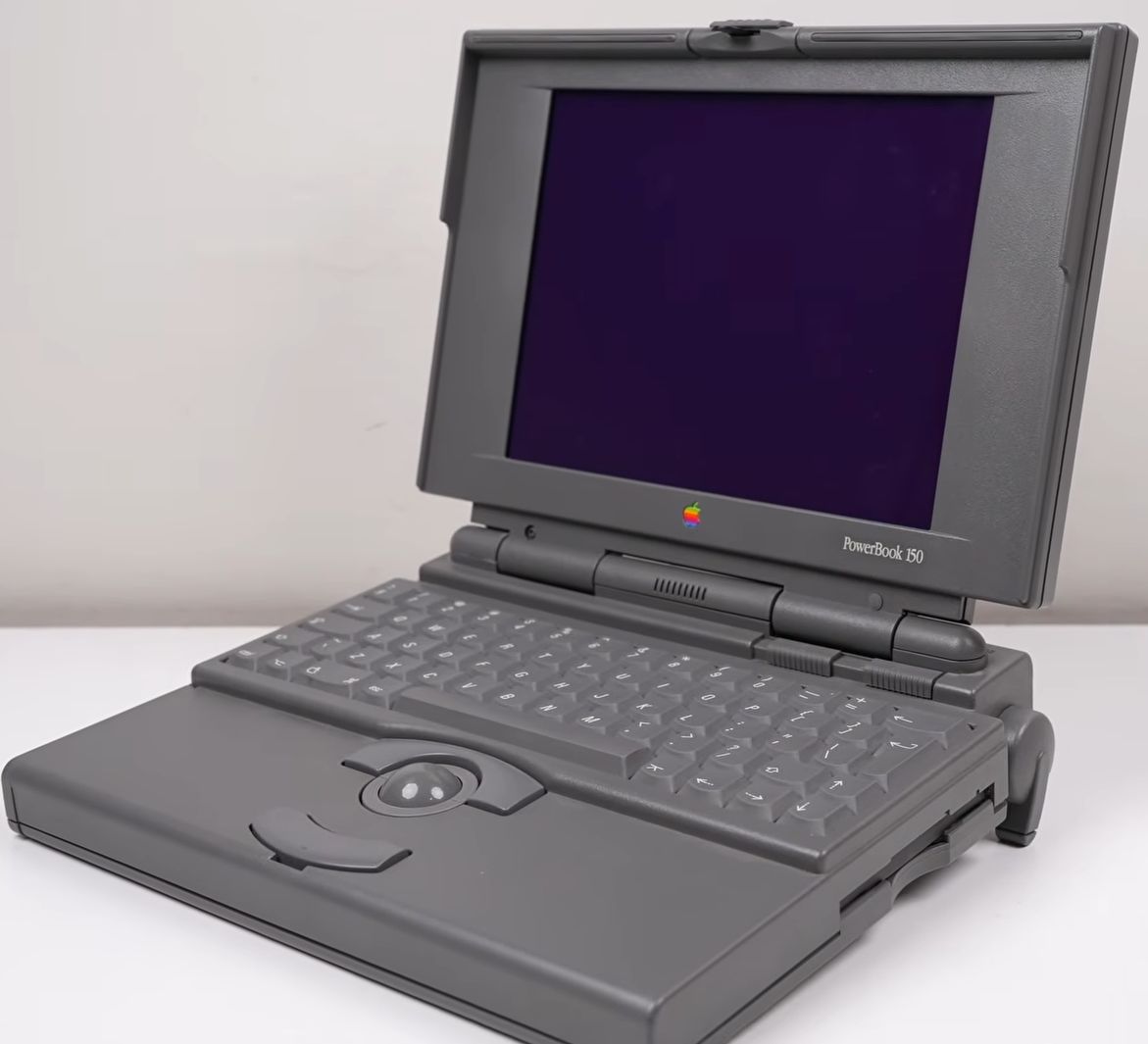 Repairing A Apple PowerBook 150 With Serious Issues | Hackaday